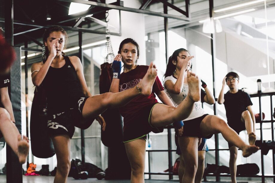 7 Ways Muay Thai Helps Women Get Into The Best Shape Ever | Evolve Daily