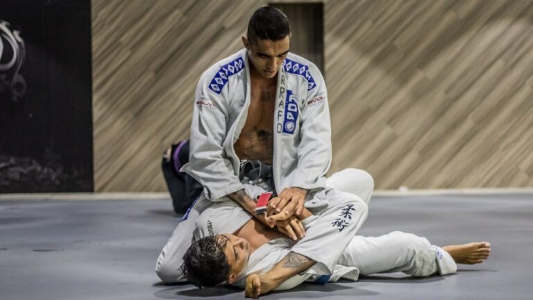 5 Attacks From The Mount Position In BJJ | Evolve Daily
