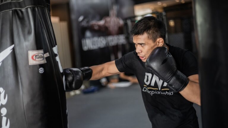 4 Advantages Of Being A Left-Handed Orthodox Fighter In Boxing | Evolve ...