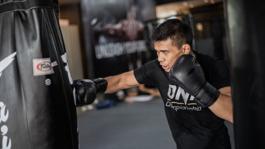 4 Advantages Of Being A Left-Handed Orthodox Fighter In Boxing | Evolve ...