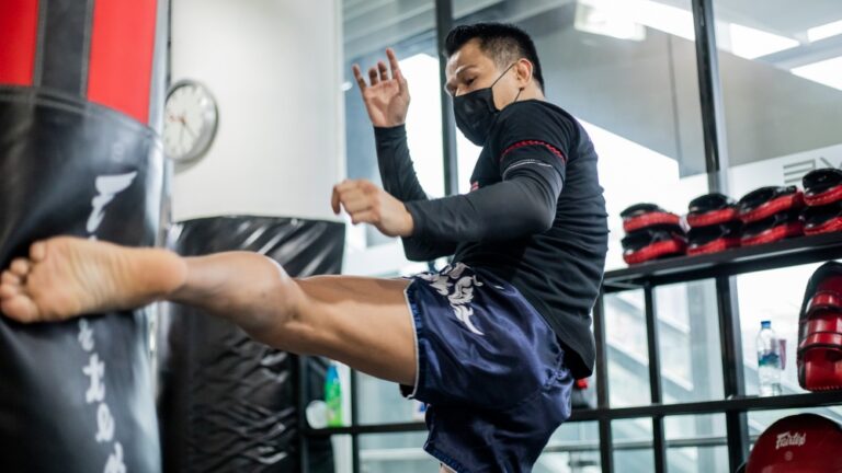 Utilizing The Inside Leg Kick In Muay Thai | Evolve Daily
