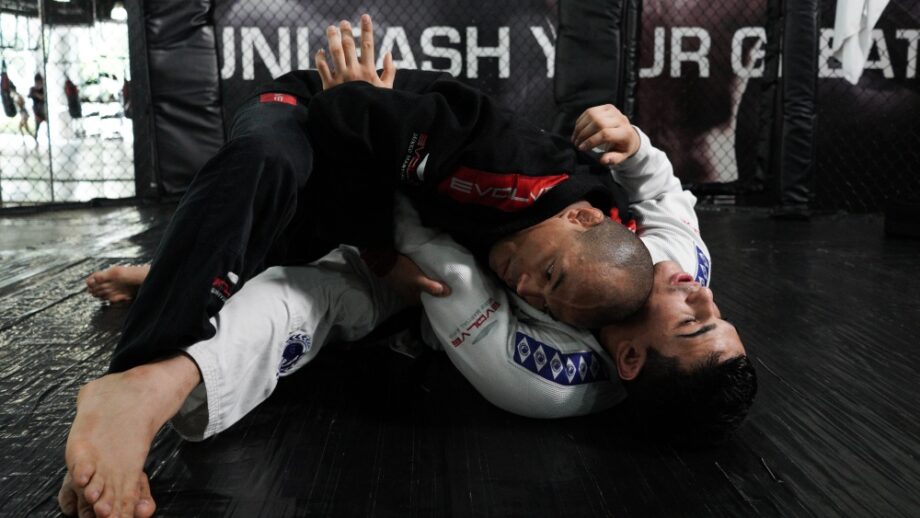 How To Properly Utilize The Double Under Pass For BJJ | Evolve Daily