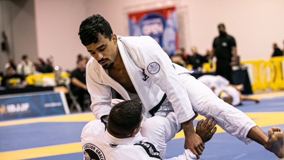 How To Perform The Knee Slice/Cut Pass In BJJ | Evolve Daily