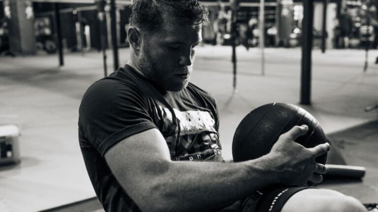 7 Best Upper Body Exercises For Boxers | Evolve Daily