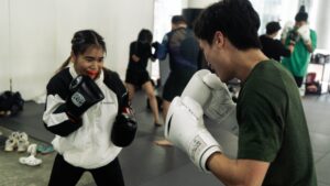 Sparring Down: The Pros And Cons Of Training With Less Experienced ...